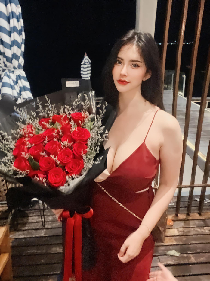 ลัดดา อยู่สบาย Nooyai เน็ตไอดอล สุดเซ็กซี่ เอ็กซ์จัด อกตู้ม หุ่นแซ่บ